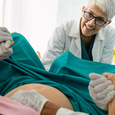 ¿Parto natural o cesárea? Pros y contras de cada opción - Calendario ...